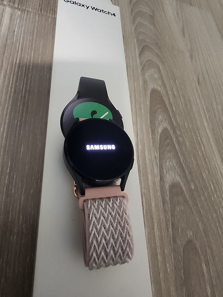 Продаётся Samsung Galaxy Watch 4 44mm полный комплект!