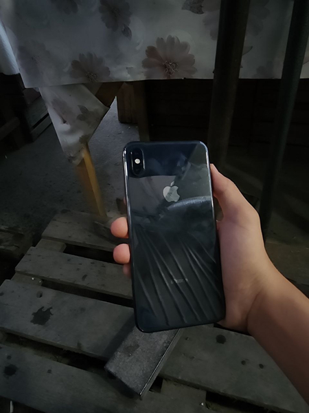 Iphone xs max qora