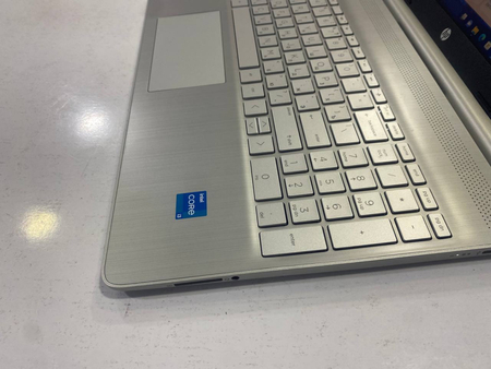 Hp core i3 12 avlod pashti yangi noutbuk 8/256 ssdlik tez ishlaydigani
