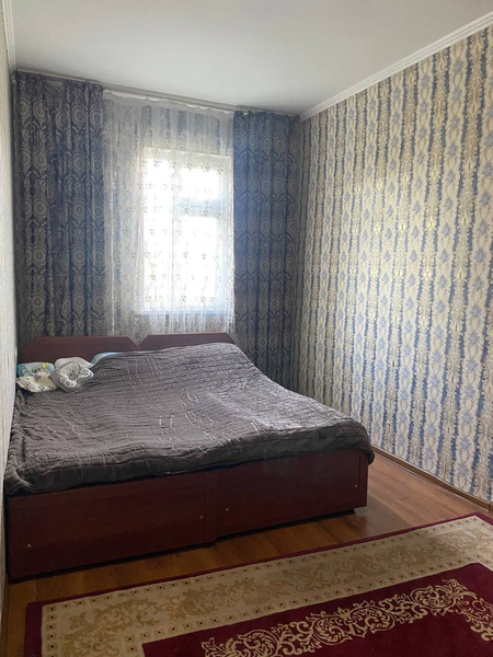 Toshkent shaxar Mirzo Ulugbek (posyolok) 72 kv  3xona 4 etaj 9 etajka