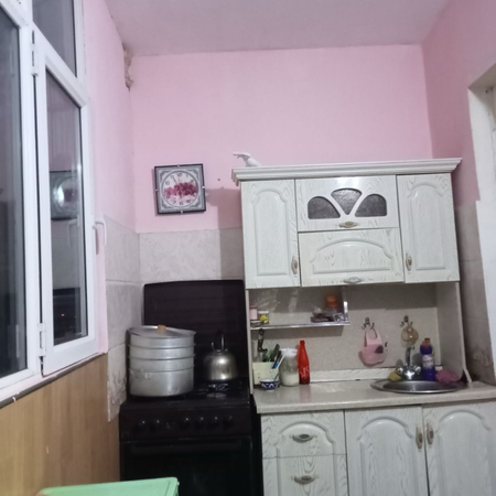 Qoraqamich 2/1 2/1/4 balkon 2/6 srochno sotiladi joyi zor