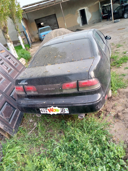 Lexus gs300 sotiladi