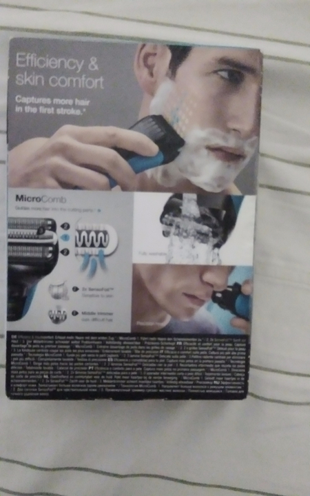Бритва фирмы  BRAUN , Series 3 ProSkin. Германия.