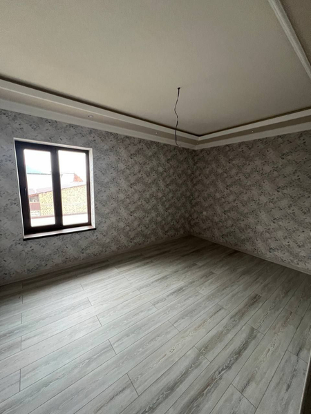 .Продам участка 3сотих абсолютно новый евроремонт 8комнат 2этажка 165$