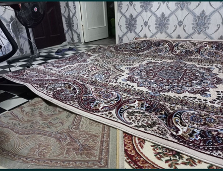 Qalin Gilam sotiladi