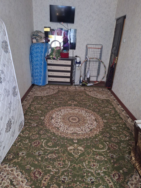 Продаётся 2/2/4 на мв.Феруза