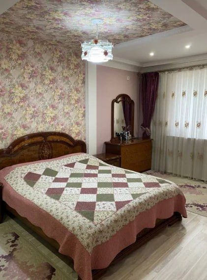 Сотилади Чиланзар Е квартал 4//4//4 140м2 ор. Мечеть Новза