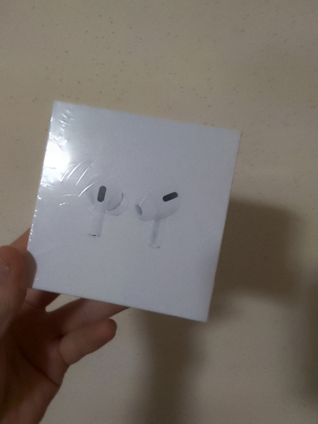 AirPods Pro sotiladi
