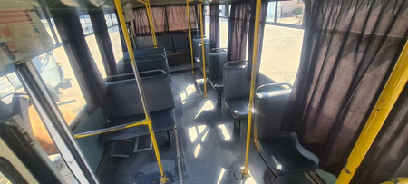Isuzu np37 avtobusi sotiladi 2009 yil