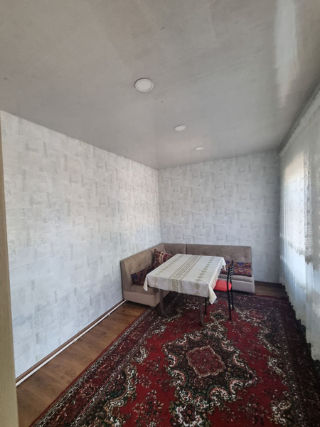 Olmazor tumani qoraqamish 2/3 kochasida 3+1 sotix srochno sotiladi
