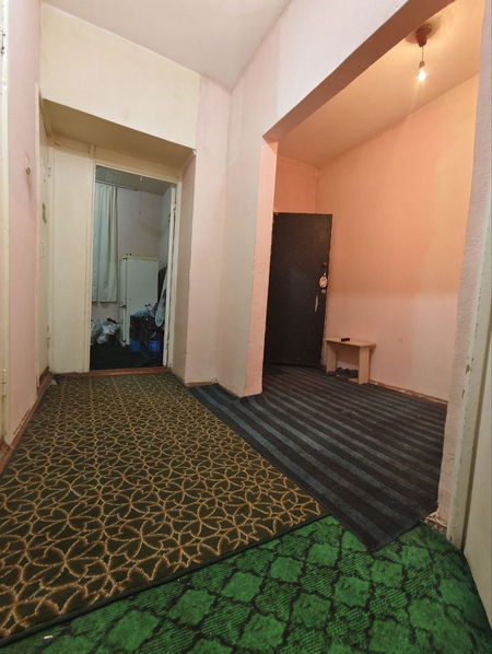 Срочно продаётся Сергели 5 1/9/9 площадь 45м²  Нозима