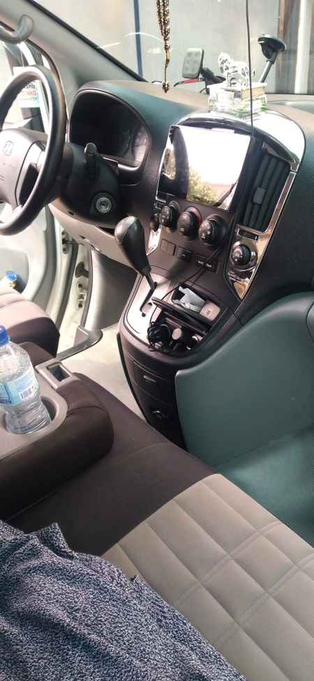 Hyundai  starex.