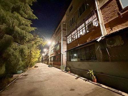 Продаётся 2 ком Квартира в кирпичном доме . Дубовая  Яшнабад: 54 м2