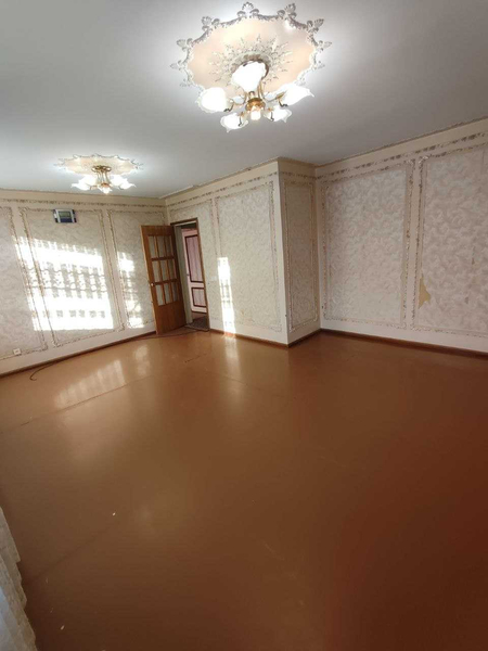 Продам 4х комнатную кирпич Чиланзар 26 , Школа 107