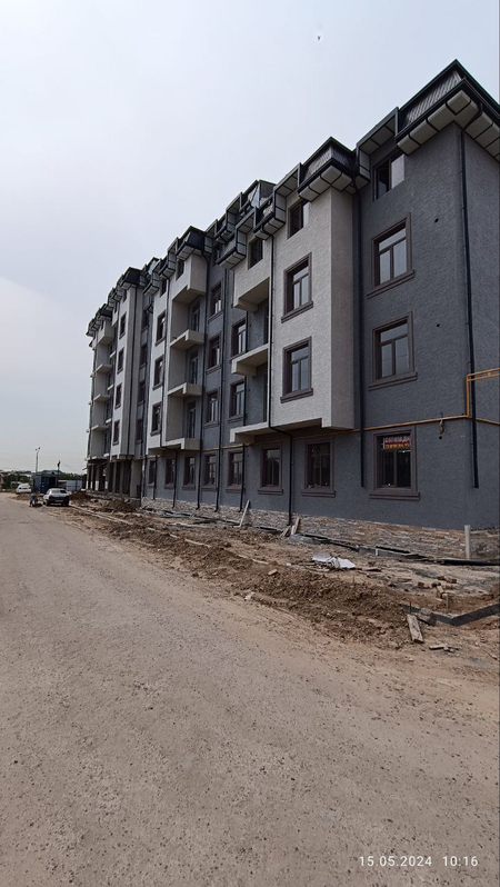 Jidda kafesini yonidagi duplex xonadon, 1 etajda joylashgan.