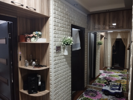 Продается 3 комнатная квартира на 4м этажев 5 этажном доме. Чирчик