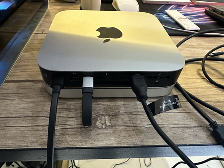 Mac mini m2 pro 512gb 16оперативка + аксессуары