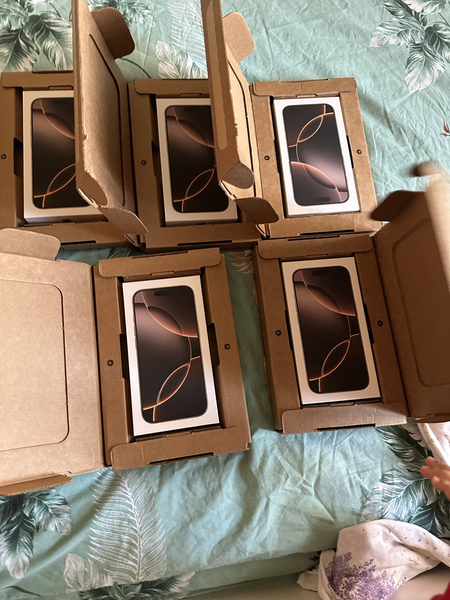 Iphone 16 pro 128 GB LLA /USA Desert Titanium