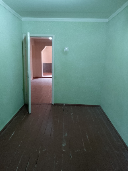 Продаётся Квартира 2х ком 1 этаж в Янгиюле на Нихи