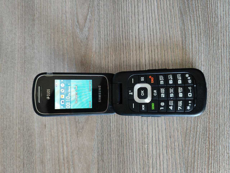 Продам samsung телефон