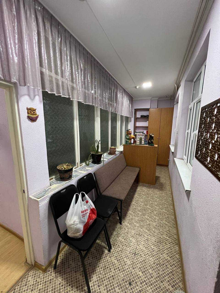 Сдаю офис Ц-4 метро А.Кодири 3комнаты 100кв.м