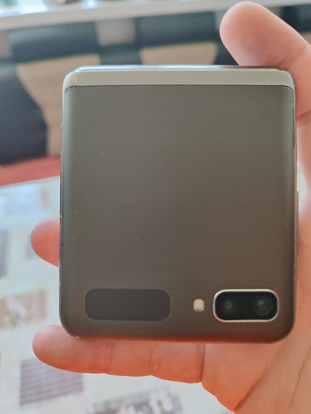 Samsung z flip 5g ideal