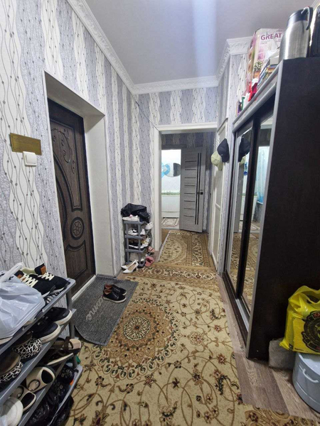 Чиланзар 20 срочно продам 2х комнатную 5 этаж