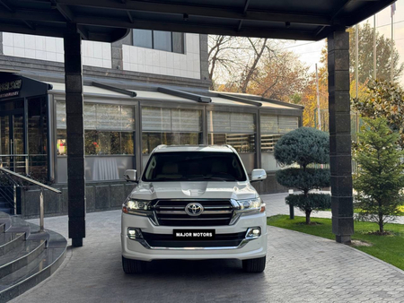 Продается Автомобиль Toyota Land Cruiser 200 4.6 L