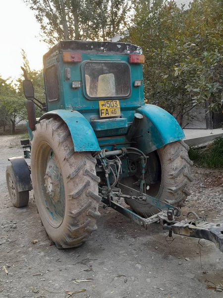 Traktor 40 Sotiladi