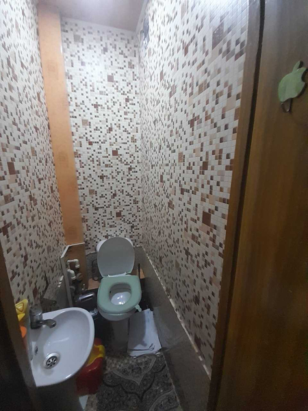 продается квартира 2-х комн. перед в 3-х.  Юнусабад 18. 4\4.  кирпич