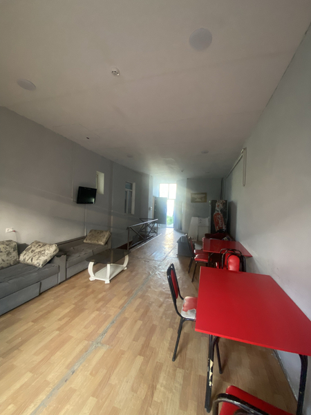 Hostel, arzon mehmonxona,