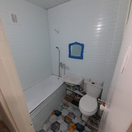 горгазда кивартира сотилади 1этаж 2хоналик уй вагончик  32500$Т.907118