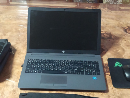 Noutbuk hp 250 g7