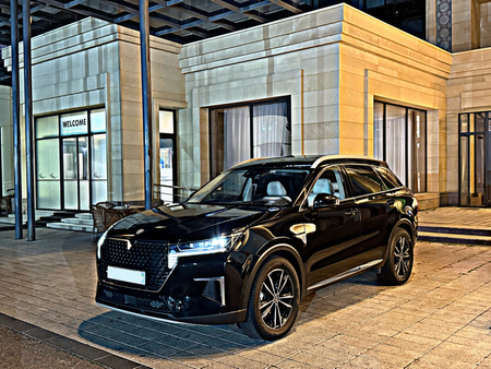 Nissan Venucia Full option . Qora rang