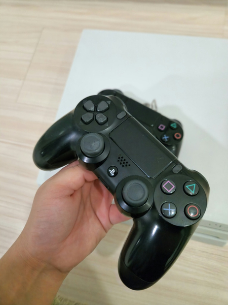 PS 4 Pro. Playstation 4 pro 1t