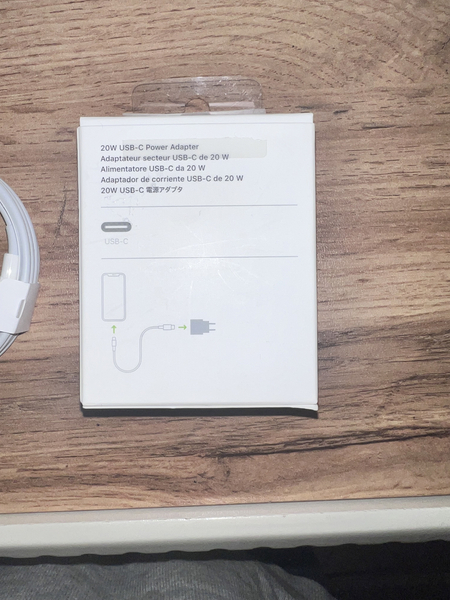 Apple Adapter 20 W Original 100 % и кабель оригинал