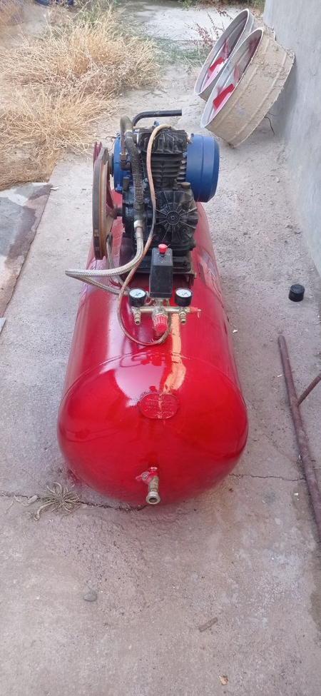 Kampressor 300 bu tayyor remont qilngan