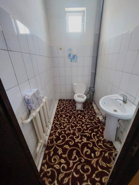Kogon tuman taraqqiyot mfy issiq non oldida ugulavoy uy 6 sotiq 4 xona