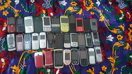 Nokia tilfonlar sotladi imeya otkan otmagani xam bor