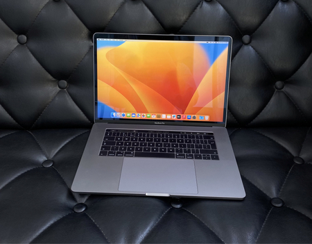 Apple MacBook Pro 2017 года 15- inch i7 16-256GB в хорошем состоянии