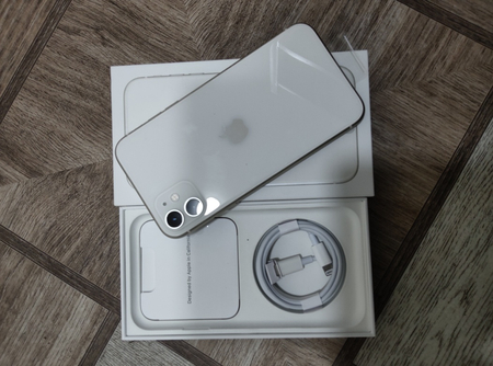 Iphone 11   Yangi