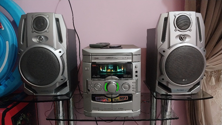 Muzikalni sentr LG sotiladi 3000W