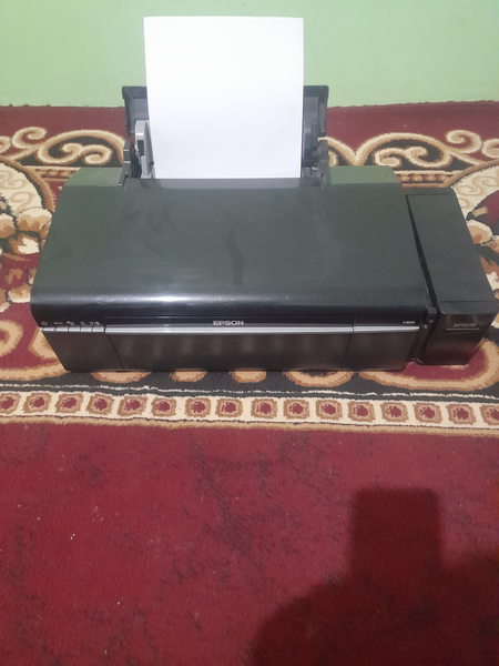 Printerlar L 805 va Canon 3010 sotiladi