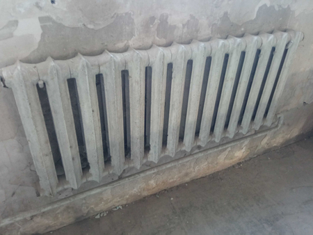 Chugunniy batareya vanna radiator otopleniye registor