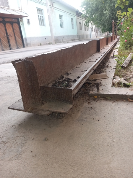 8 metrli temir sotiladi