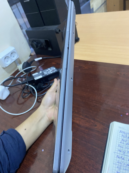 Lenovo i3 noutbuk