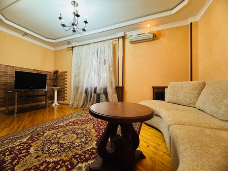 Продаётся квартира Ц 2,1в2/2/4 кирпич Аллея Гоголя