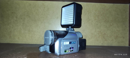 Prodam videokameru Panasonic NV-GS75 miniDV