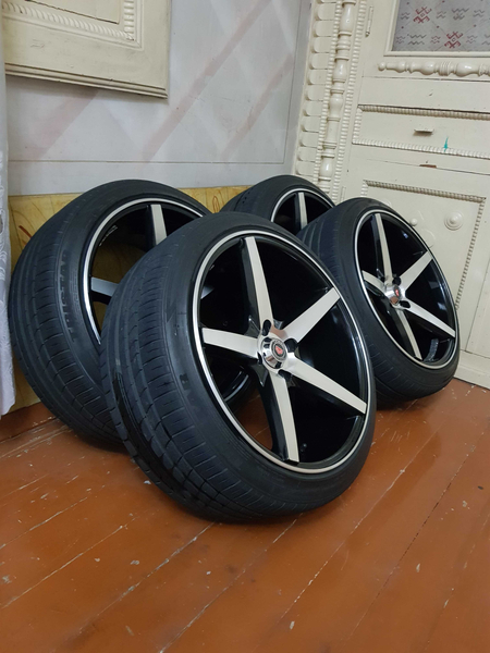 Vossen R17 saka diska 205/40 Tristar yumsho balon