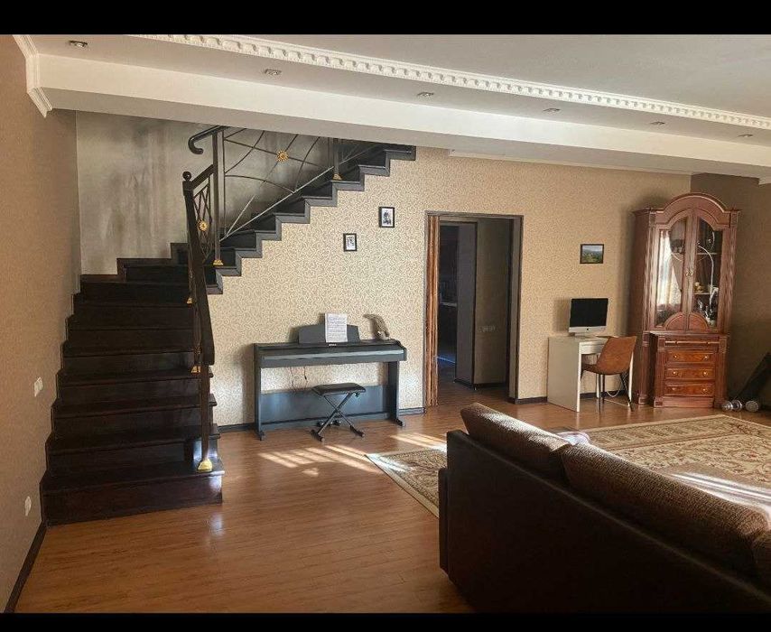 Продажа Коттеджа рядом с Военным Госпиталем ID:DM132